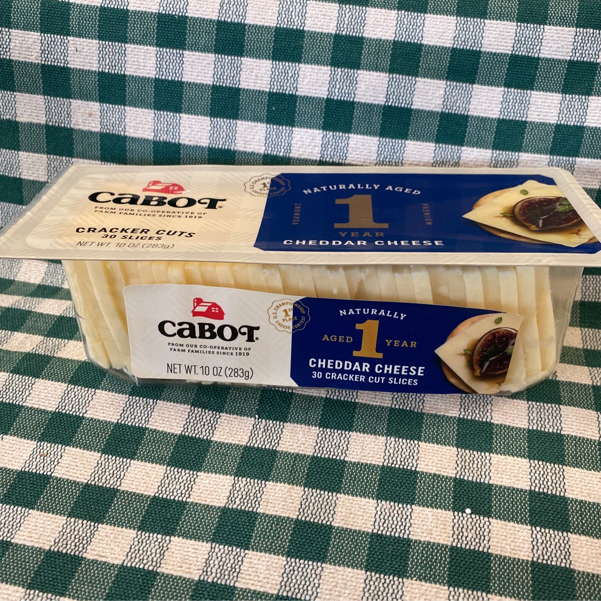 Cabot Cracker Cut 1 Year Aged 10oz | Whittier Farms Cabot Cracker Cut 1 Year Aged 10oz | Whittier Farms